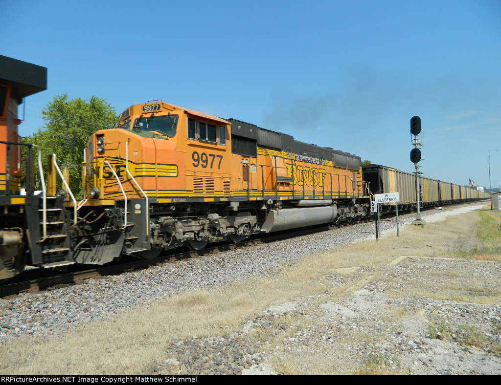 BNSF 9977